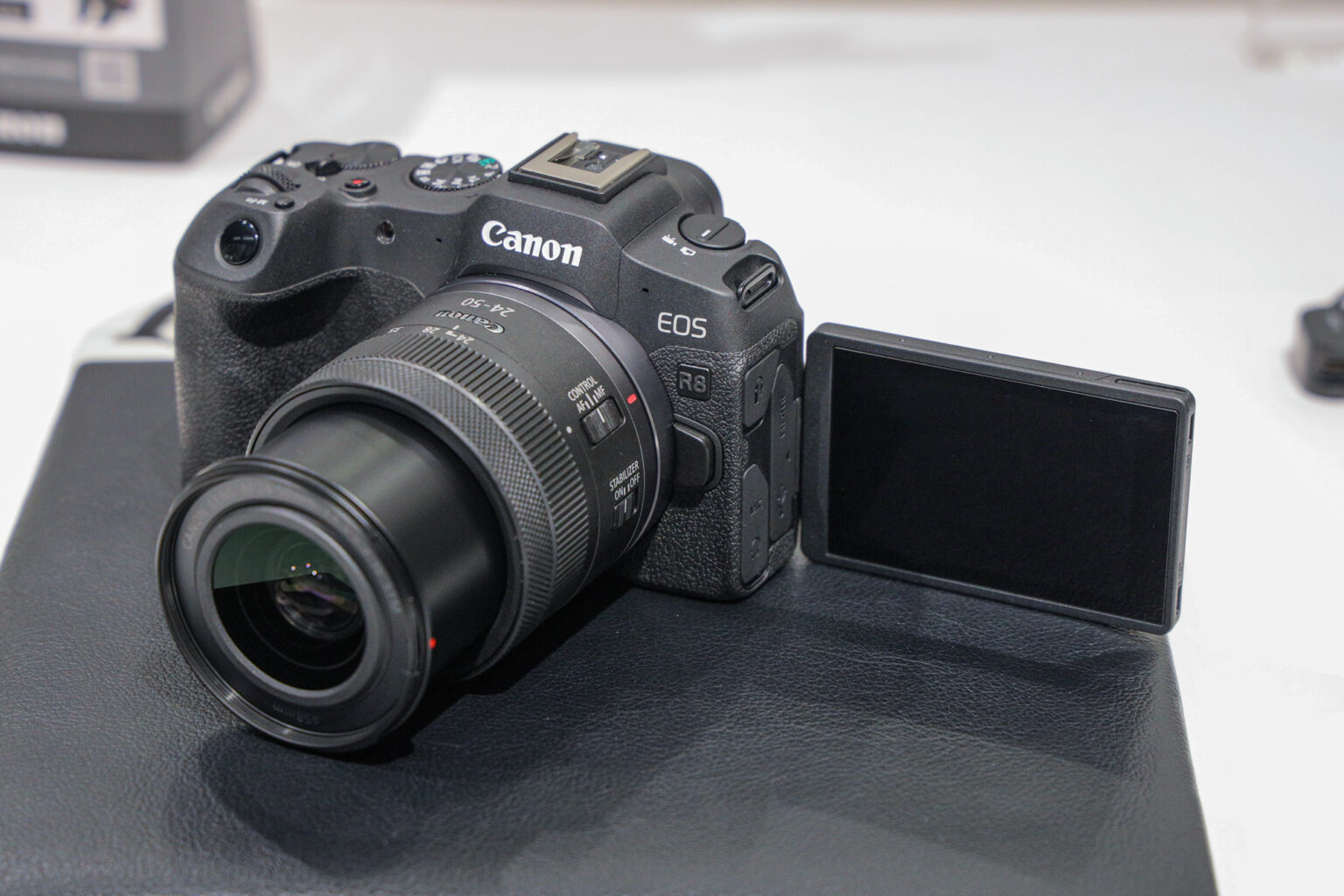 キヤノン EOS R8登場！｜小型・軽量で最新機能を搭載した万能カメラ | ShaSha