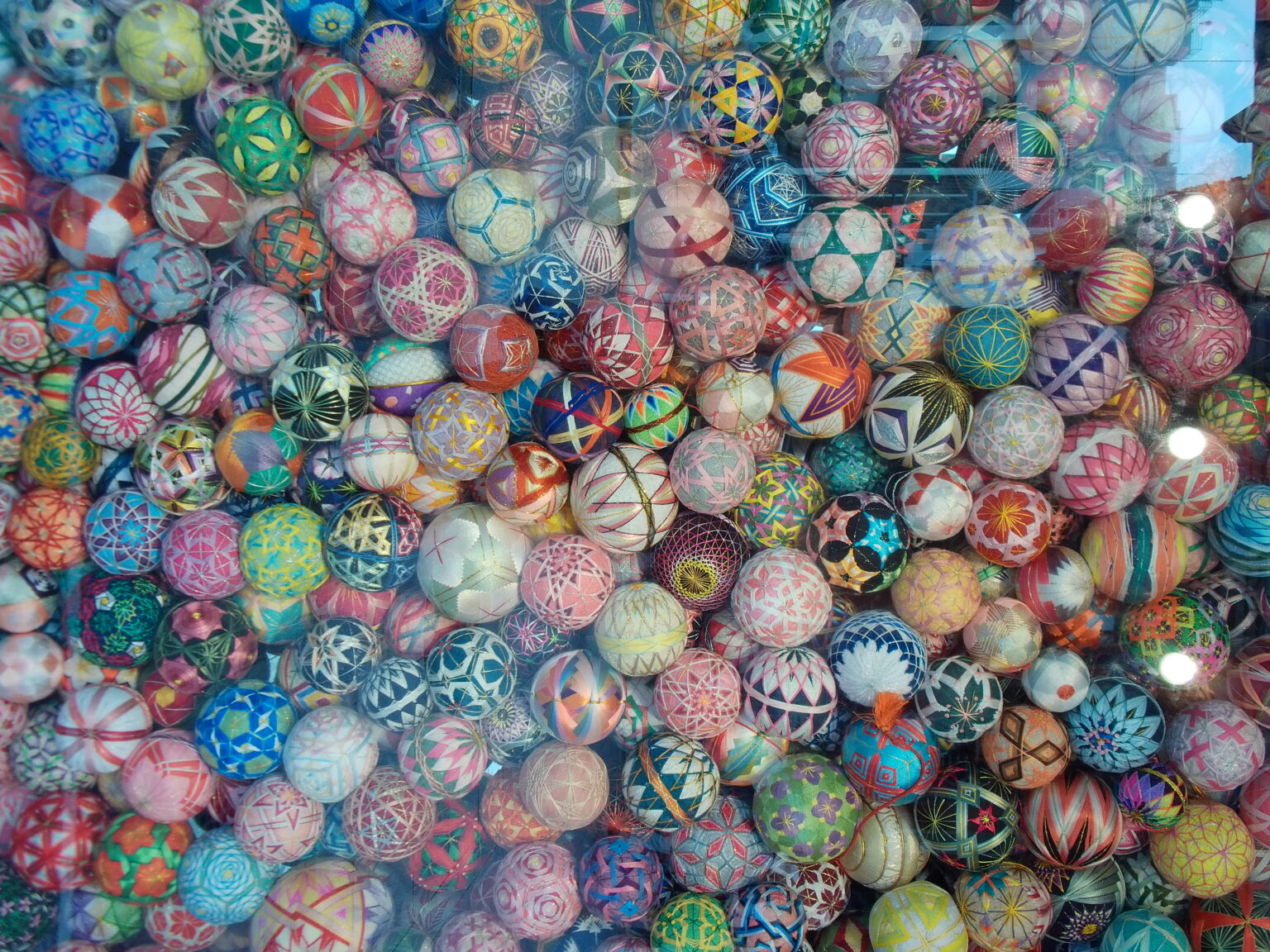 光学5倍ズームで静止画も動画も楽しめる！ケンコー・トキナーのコンパクトデジタルカメラ「KC-ZM08」｜リアカメラ搭載で自撮りも思いのまま | ShaSha